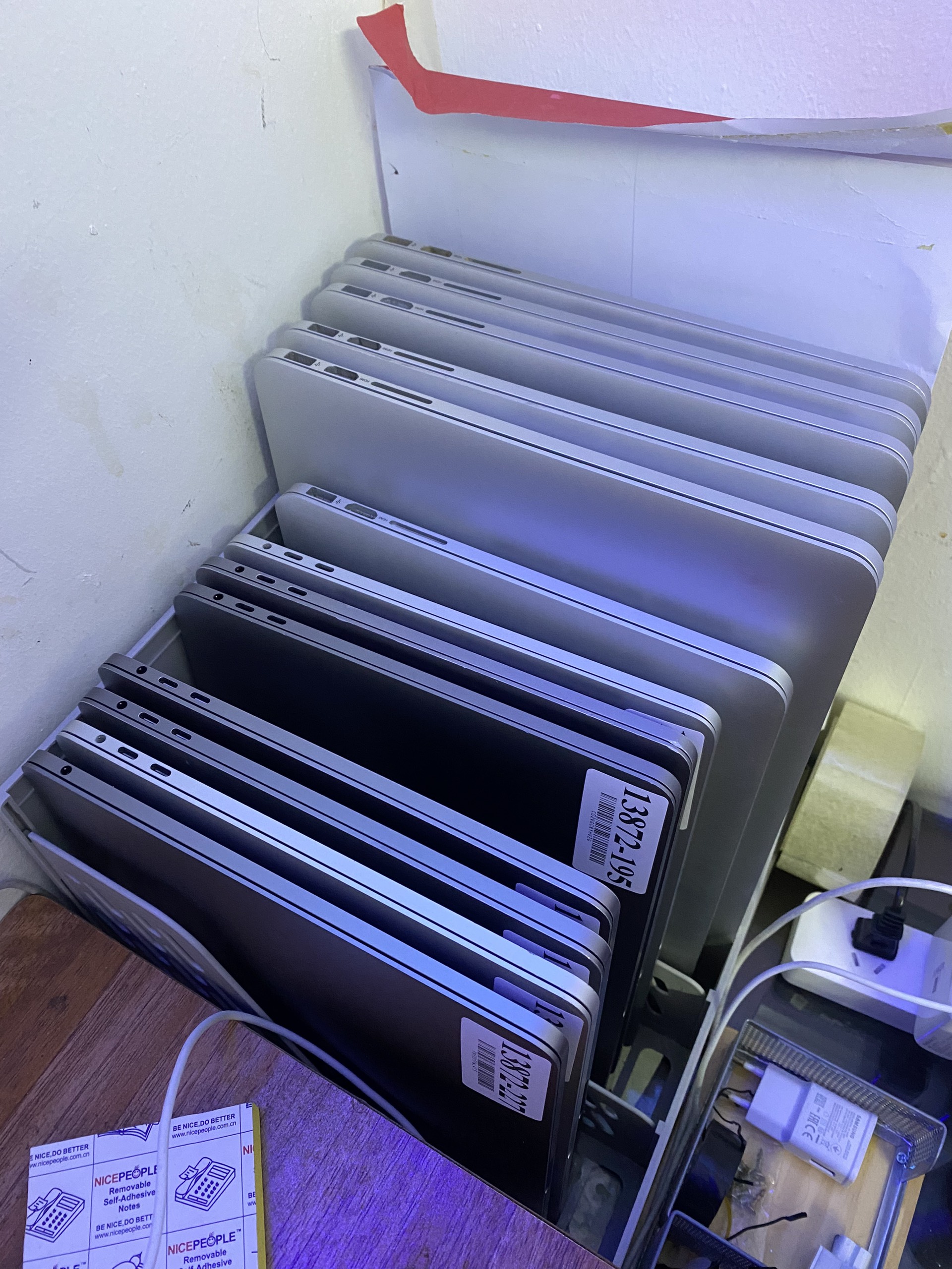 Trang chủ - Maccato - Macbook gì mà rẻ thế?