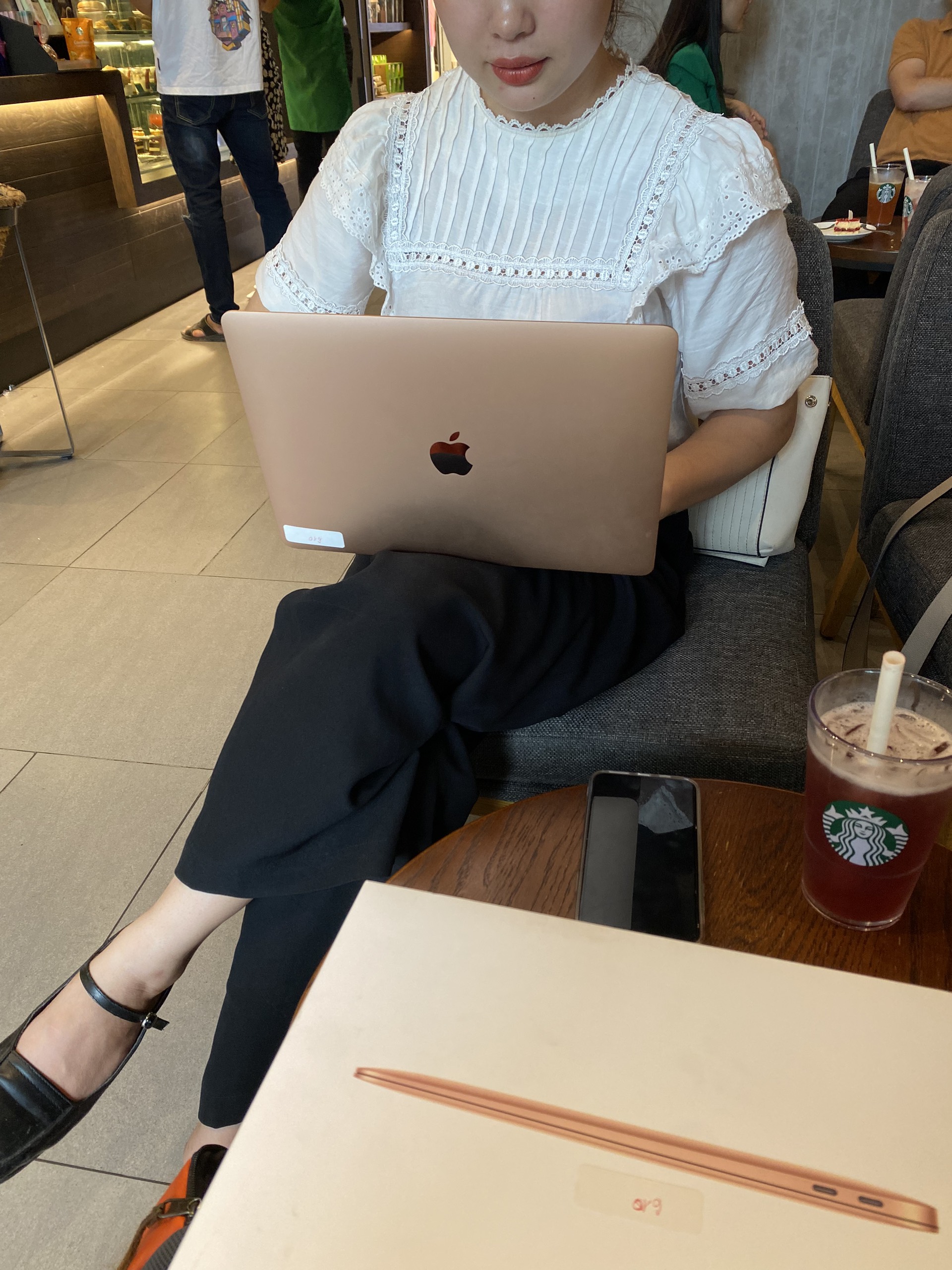 Trang chủ - Maccato - Macbook gì mà rẻ thế?